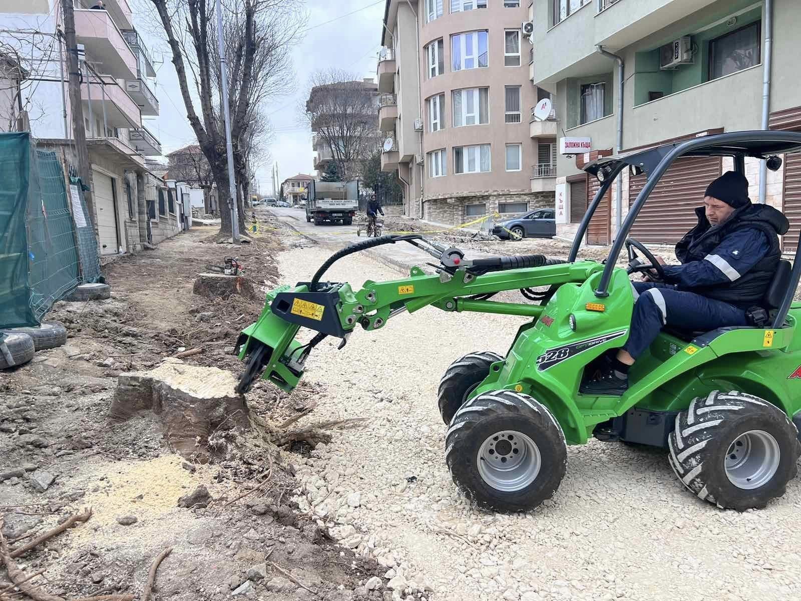 Мини челен товарач Avant 528 доставен за ПеърсЕООД Rezach Bg гр